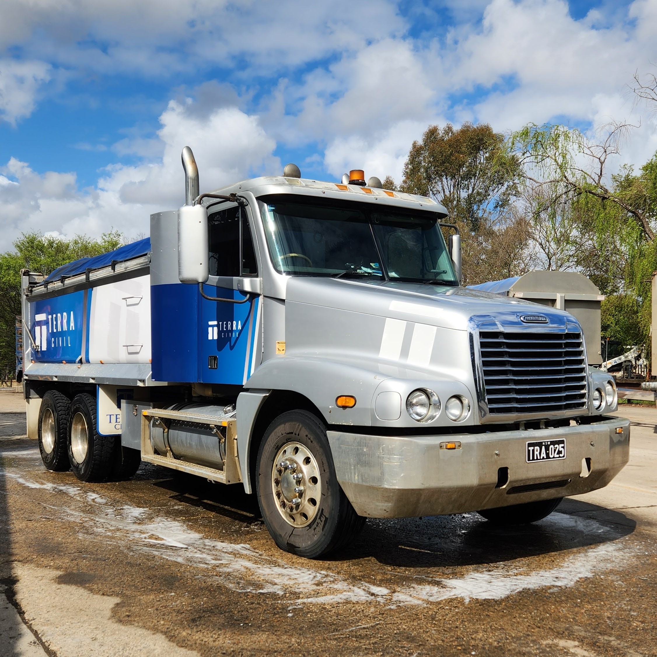 What a 40 second truck wash looks like | Omikron